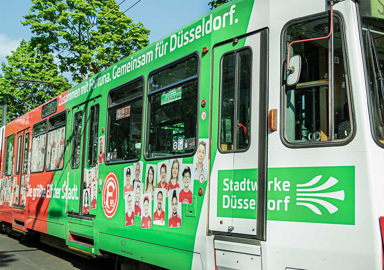 Neue U-Bahn in Fortuna-Optik | Stadtwerke Düsseldorf